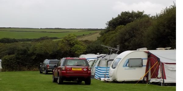 Campsite pitches for caravans, camping and motorhomes | Lakewell ...